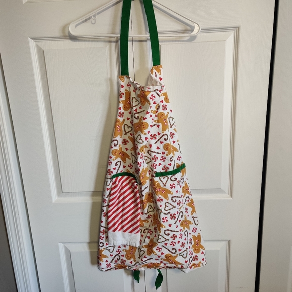 Hobby Lobby | Kitchen | Gingerbread Apron Christmas Holiday Green And ...